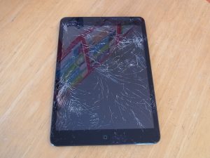ipad miniガラス割れ修理 新宿 – iPhone修理、Switch修理のSmart-favo新宿南口